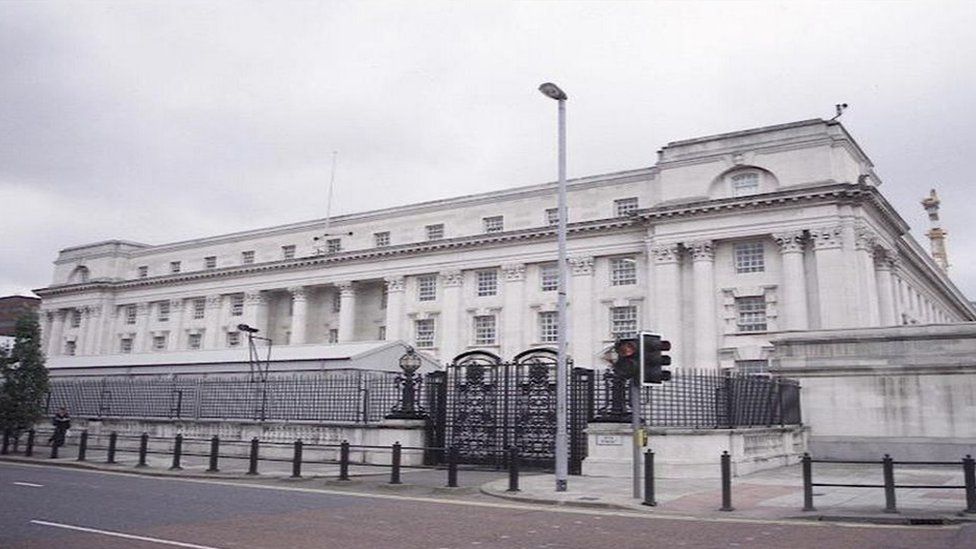 Force used during Belfast penthouse raid 'appropriate' - BBC News