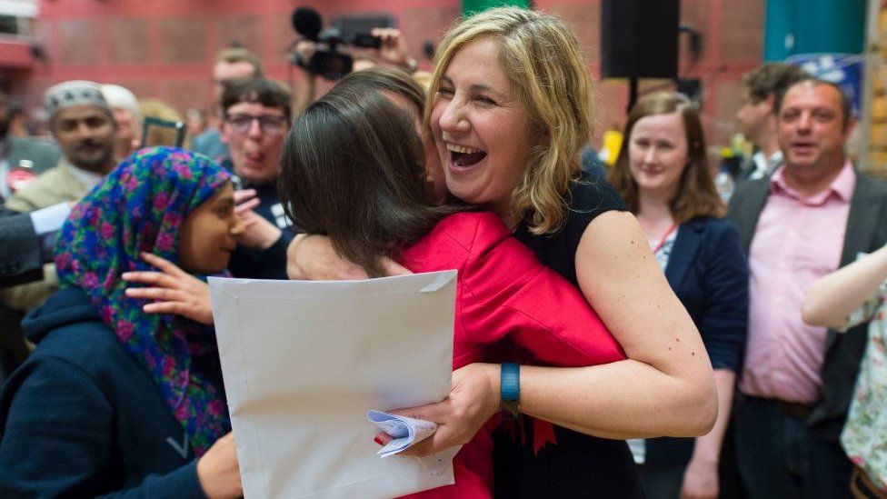 Labour's Anna McMorrin takes Cardiff North from the Tories - BBC News