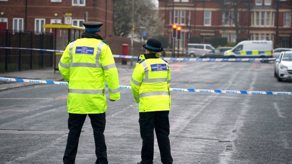 Toxteth shooting: Fifth arrest after girl, 15, shot at bus stop - BBC News