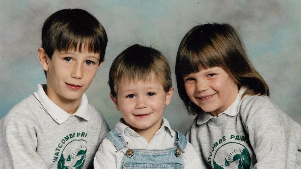 Chris Frost punch death: Brother 'feels sorry' for killer - BBC News