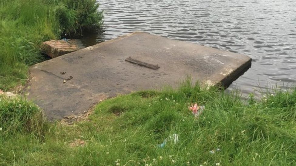 Woman bites 'garlic smell' attacker on River Tees jetty - BBC News