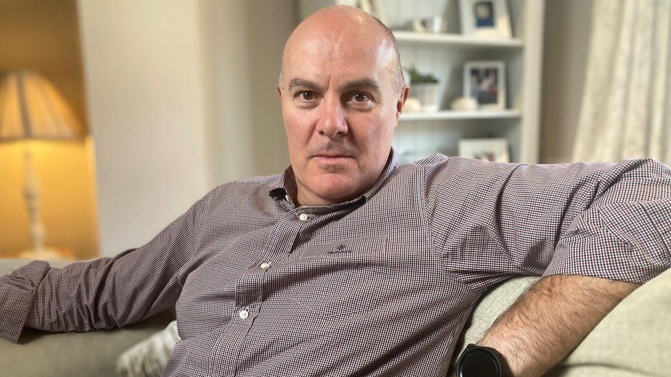 Whistleblower consultant loses case against hospital - BBC News