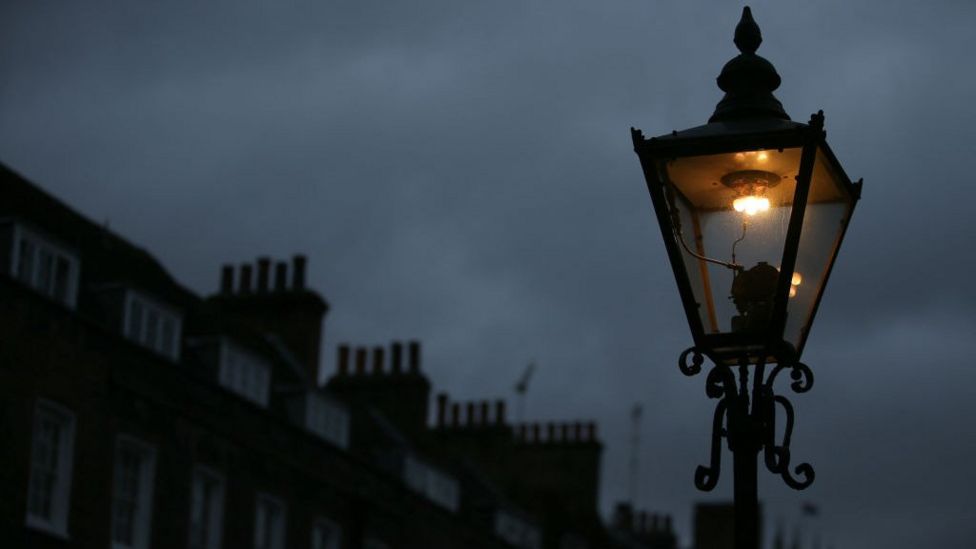 Covent Garden historic gas lamps receive 'milestone' Grade II-listing ...