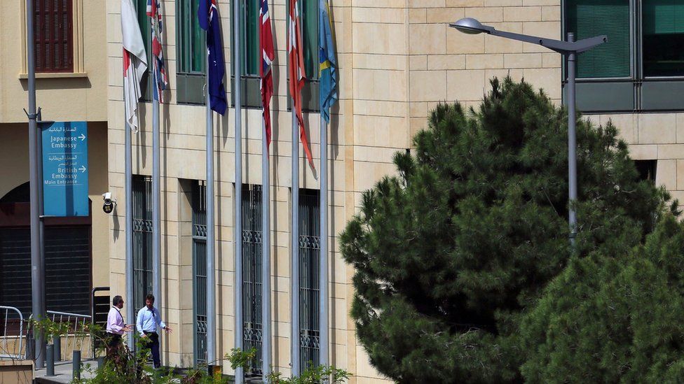 Australia TV crew face kidnap charges in Lebanon - BBC News