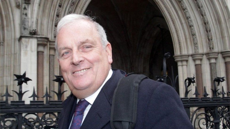 Kelvin MacKenzie leaves the Sun 'by mutual consent' - BBC News