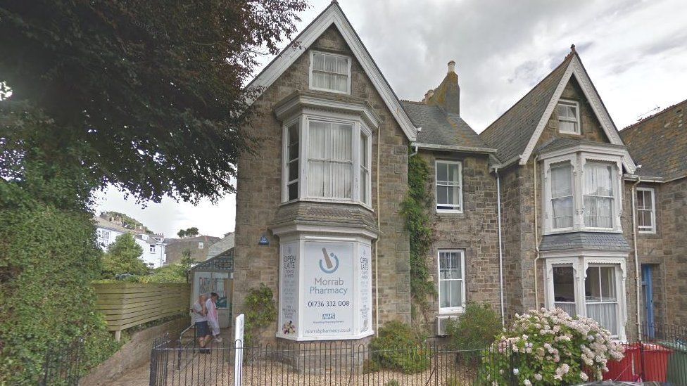 Expired medicines at 'unsafe' Penzance GP surgery - BBC News