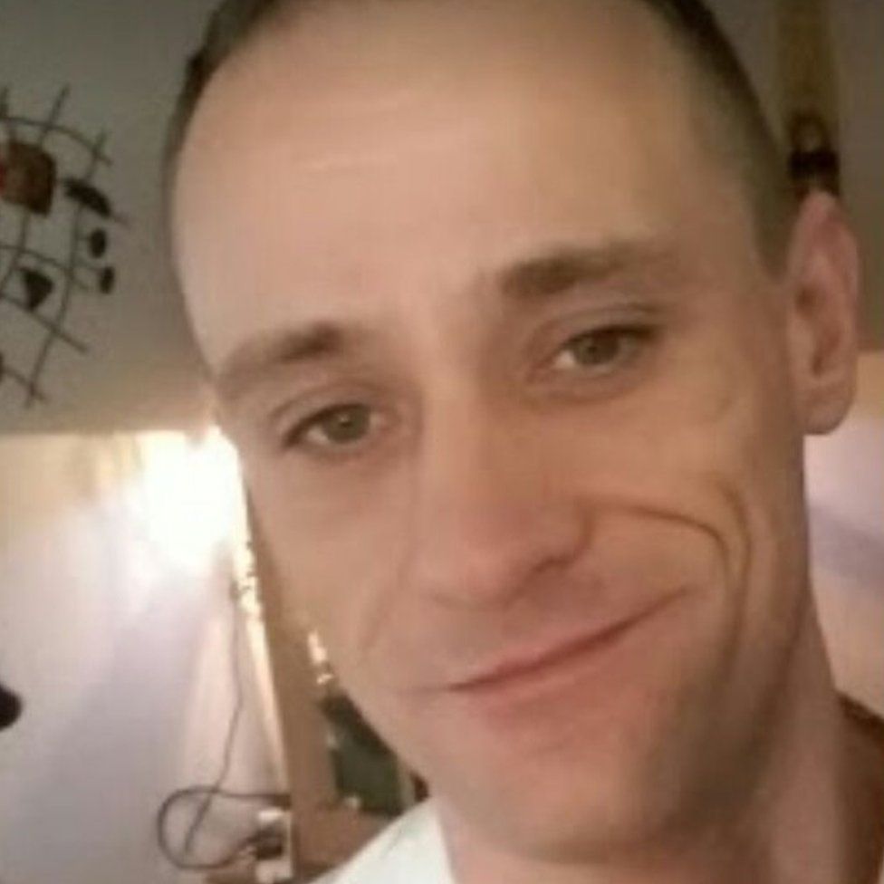 Arrest in Dunstable murder inquiry - BBC News