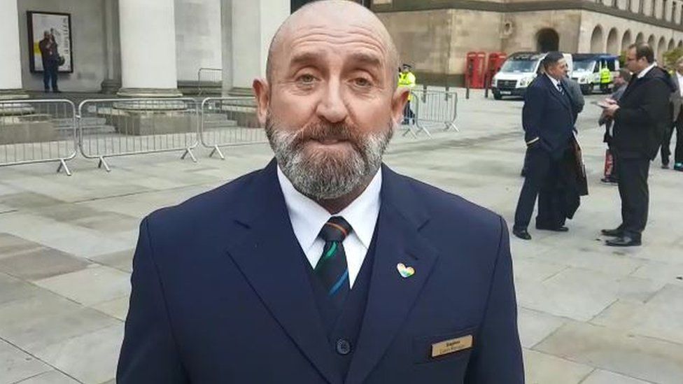 Thomas Cook staff protest at Conservative Party Conference - BBC News