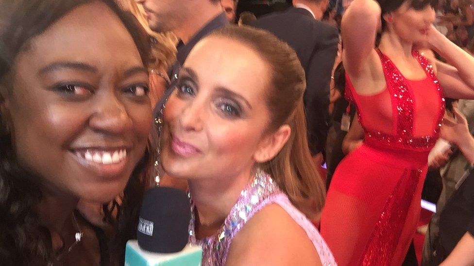 In Pictures: Ayshah's Strictly red carpet celebrity selfies - BBC Newsround