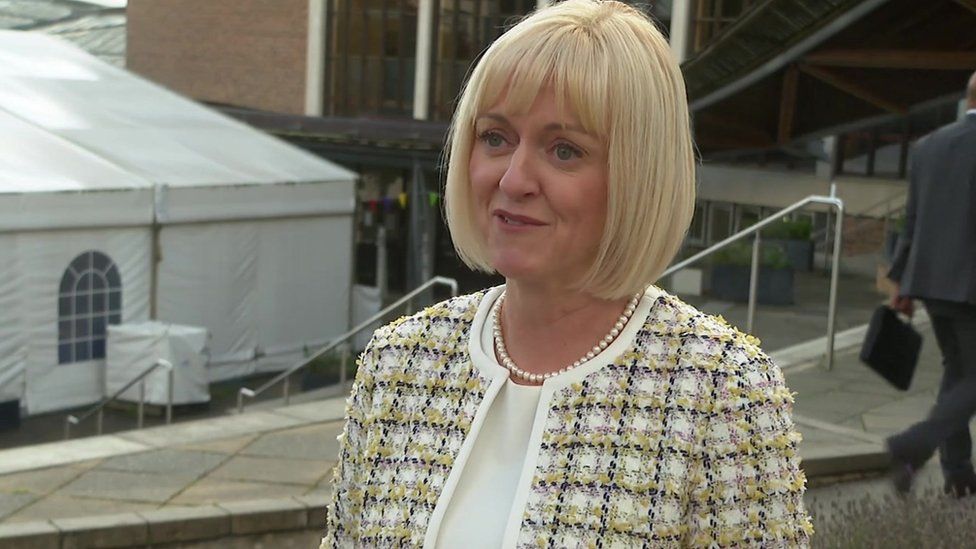 African ruler meets plastic free ocean leaders in Exeter - BBC News