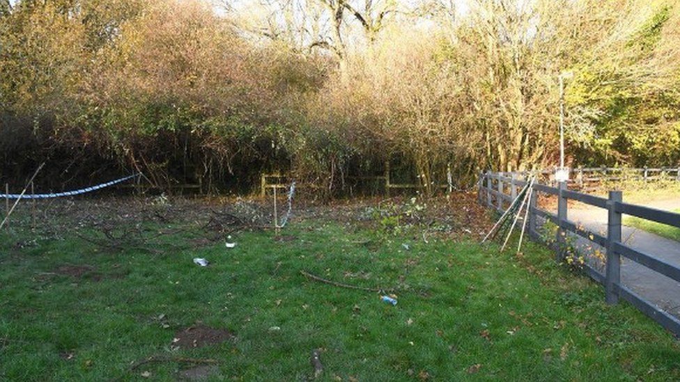 Three sentenced for drug addict Anthony Winter's killing - BBC News