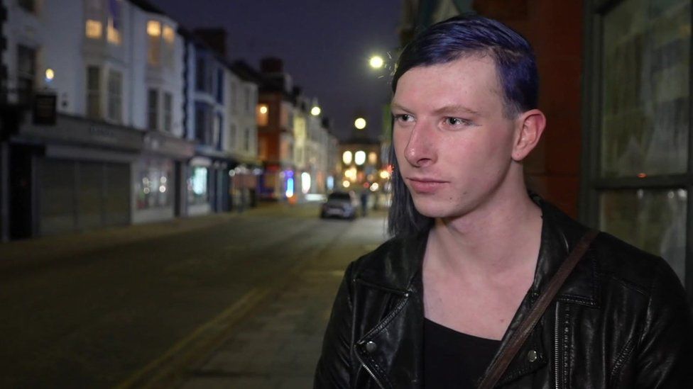 Cymru i fod yn 'genedl fwyaf cyfeillgar Ewrop' i bobl LHDTC+ - BBC ...