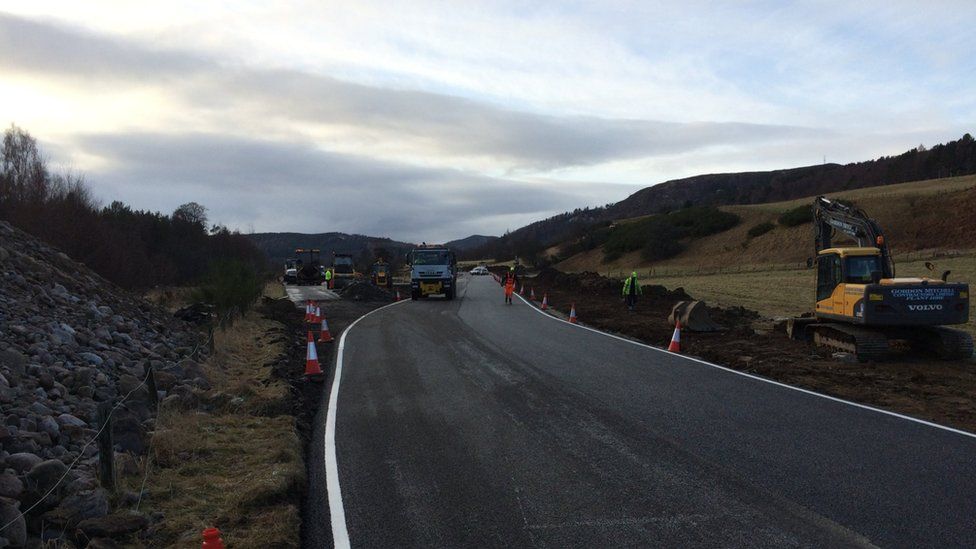 Temporary road opens on storm-hit A93 - BBC News