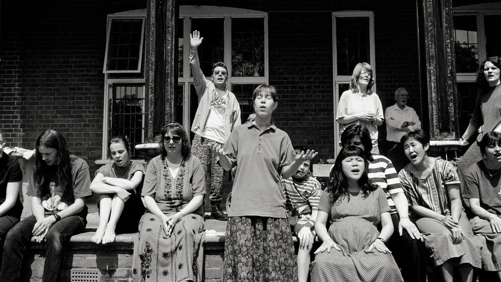 Jesus Army abuse 'covered-up by church leaders', report claims - BBC News