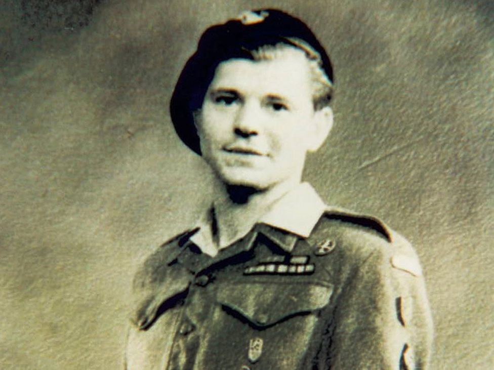 MI6 accused of helping to protect alleged Nazi war criminals - BBC News