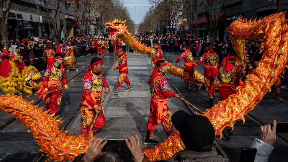 Lunar New Year: Year of the Dragon celebrated around the world - BBC ...
