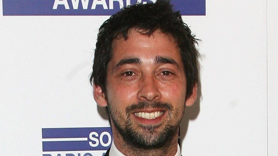 Colin Murray quits TalkSport after News Corp buyout - BBC News