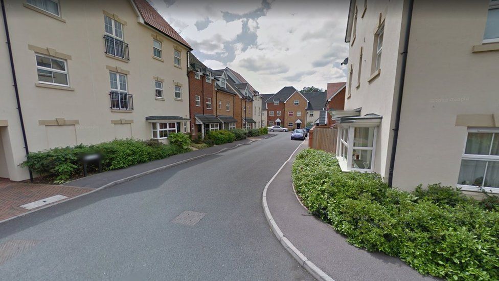 Slough stabbing: Victim named as Mohammed Aman Ashraq - BBC News