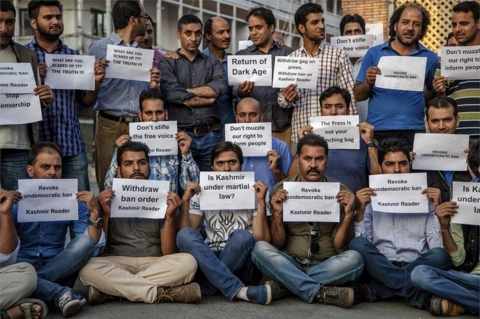Kashmir newspaper ban criticised - BBC News