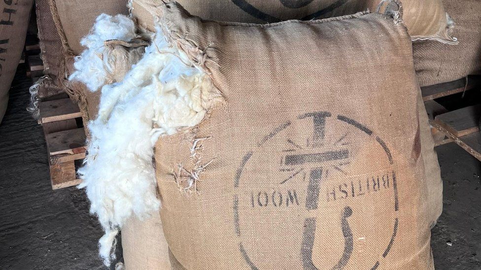 Tetbury Woolsack Race to return after four year hiatus - BBC News