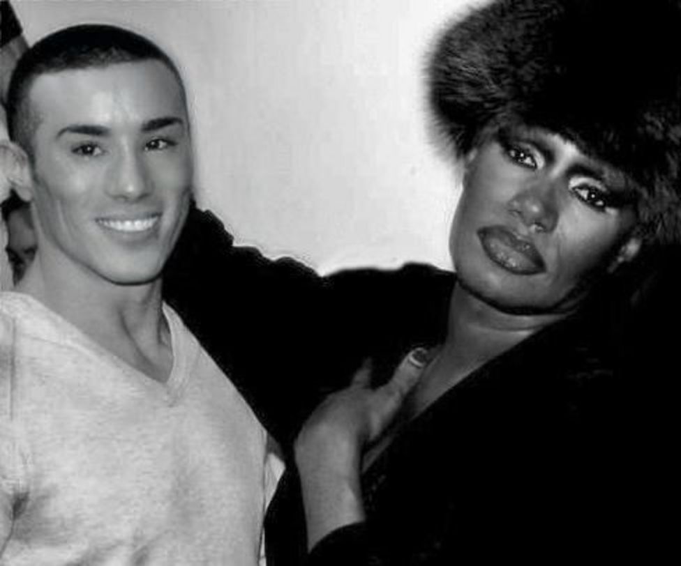 How the art world adopted Glasgow 'Slum Boy' Juano Diaz - BBC News