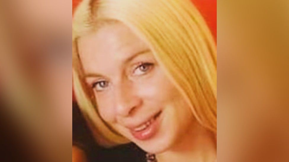 Preston woman found dead in home was wonderful, family say - BBC News