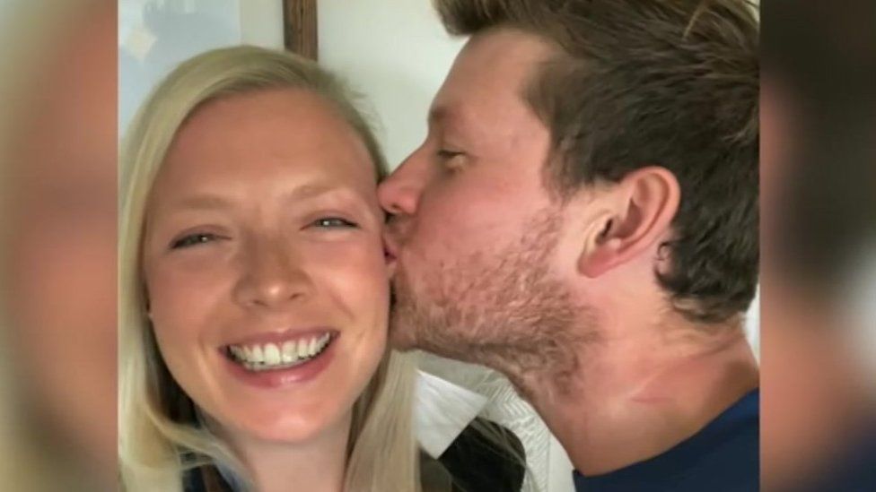 Swarland couple rearrange wedding in one day to beat lockdown - BBC News