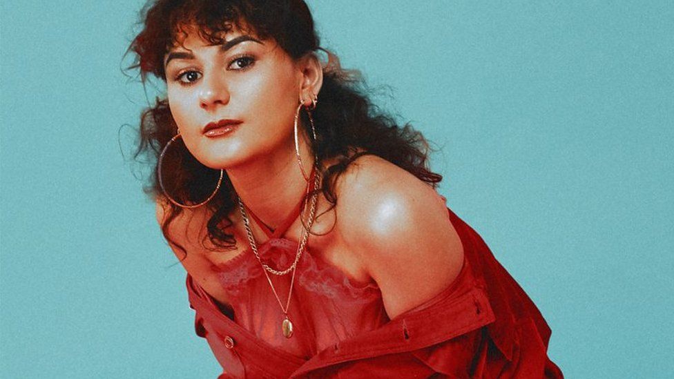 Ateb y Galw: Y gantores Marged Siôn - BBC Cymru Fyw