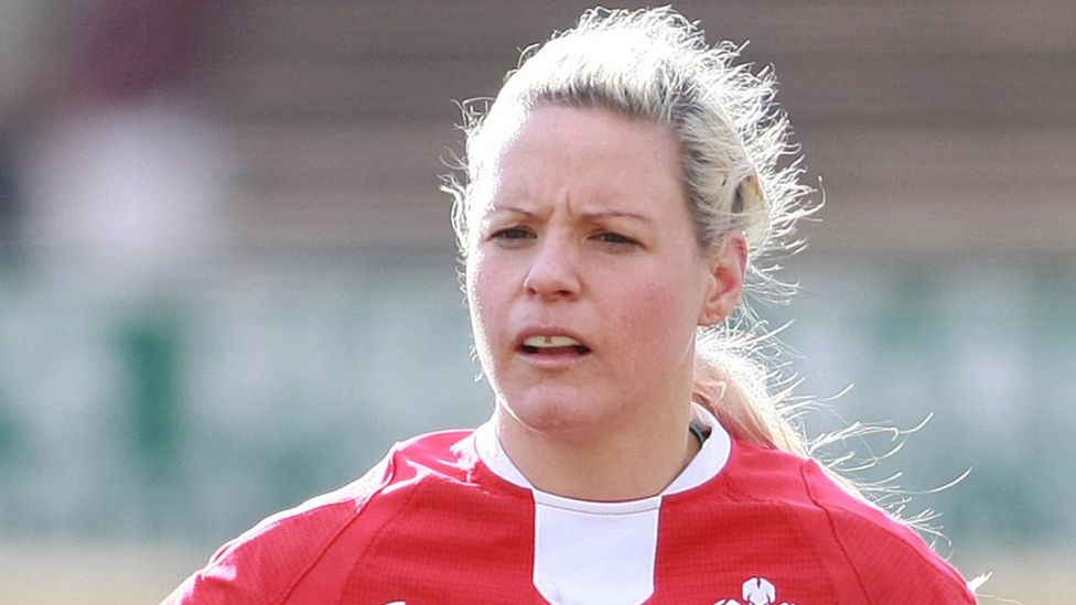 Women's rugby star Kat Merchant hits out at online trolls - BBC News