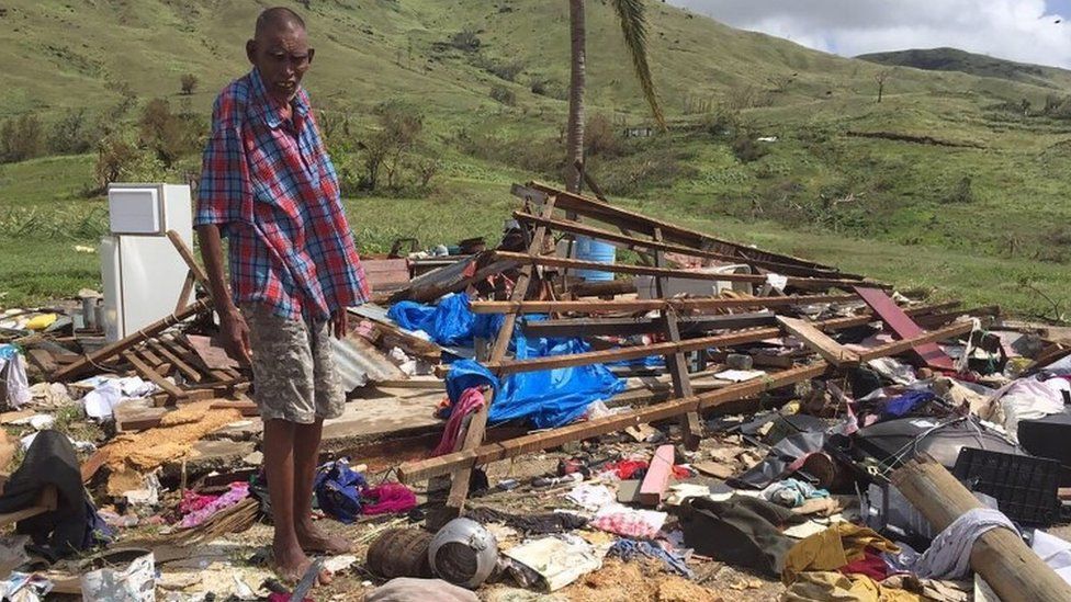 Cyclone Winston: Death toll rises to 29 as clear-up begins - BBC News