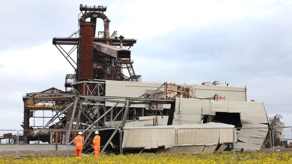 Redcar coal plant demolished nine years after opening - BBC News