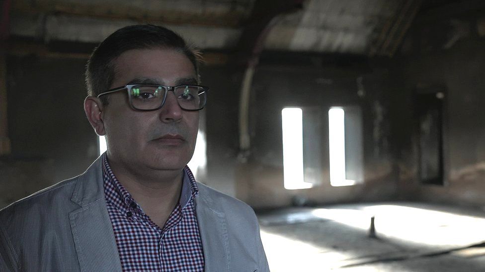 Racist attacks: Police advised charity to reassure community - BBC News