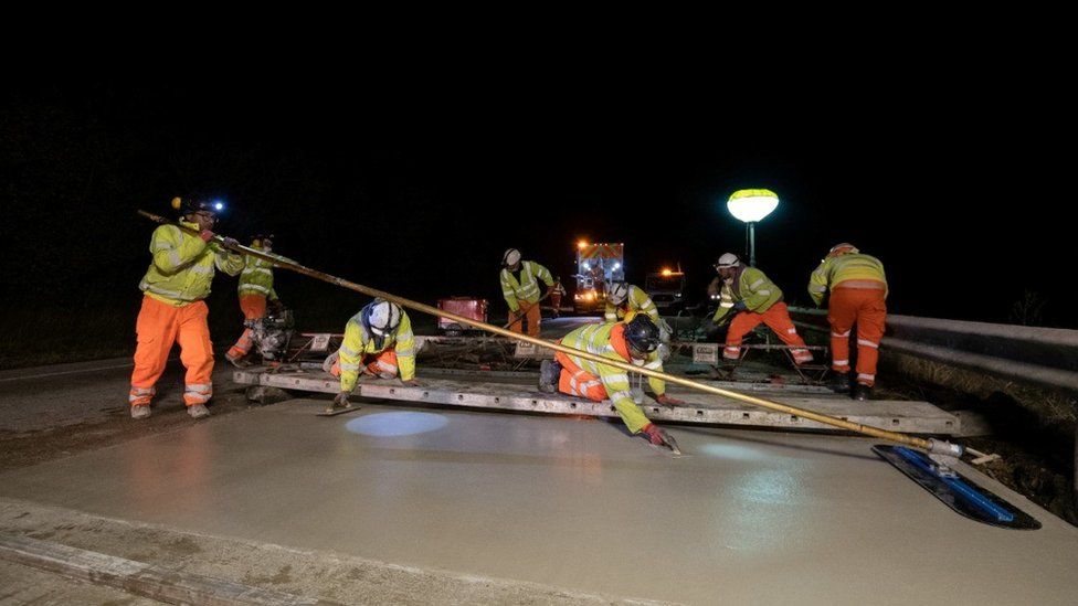 M54 weekend closures to begin for £2.5m repairs - BBC News