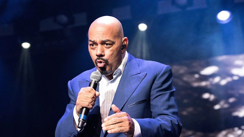 US R&B singer-songwriter James Ingram dies aged 66 - BBC News