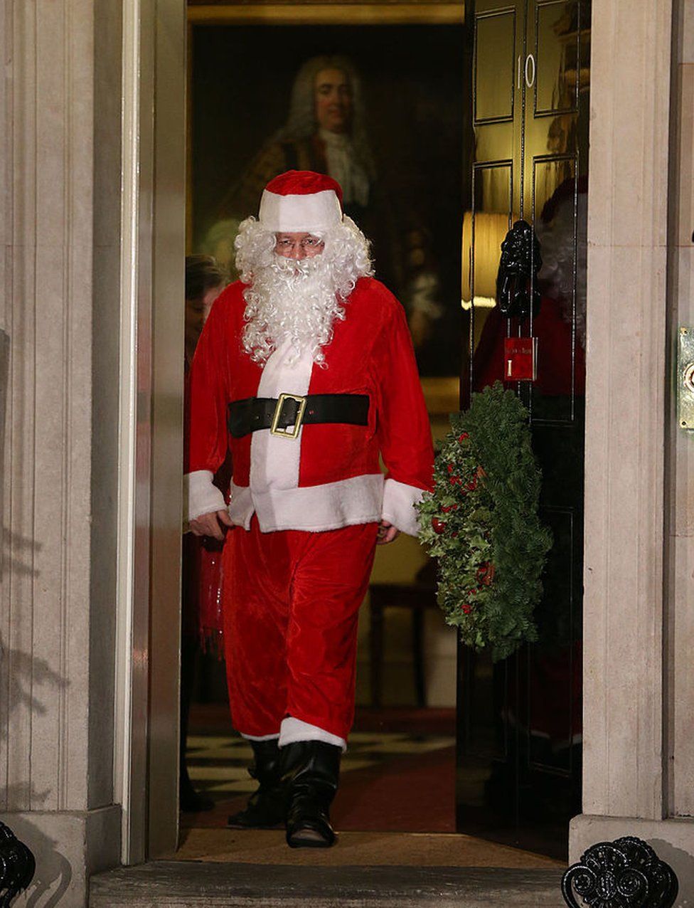 Caught on Christmas camera: Santa snaps over the decades - BBC News