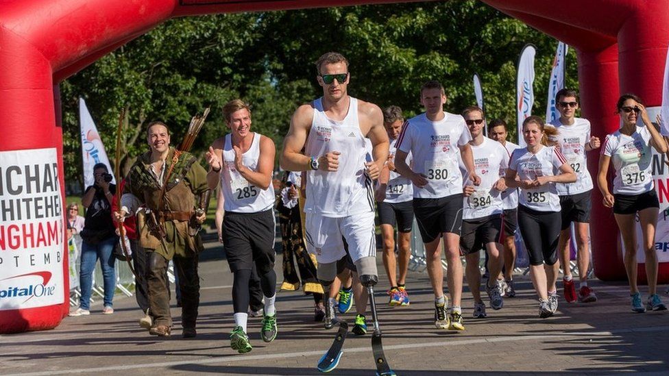 Paralympian Richard Whitehead launches inclusive charity fun run - BBC News