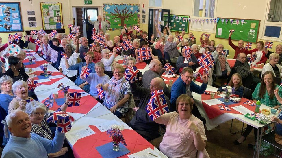 Crowds out for second day of Coronation events in West Midlands - BBC News