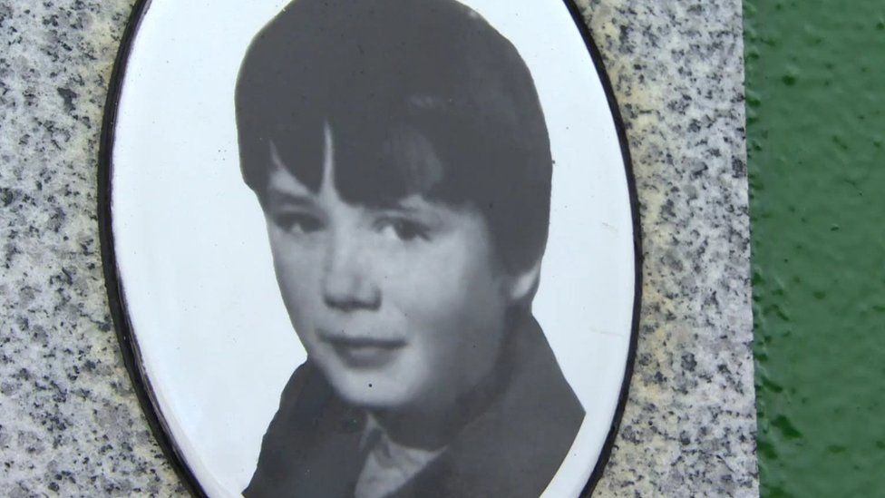 Derry teenager Manus Deery 'totally innocent', says coroner - BBC News