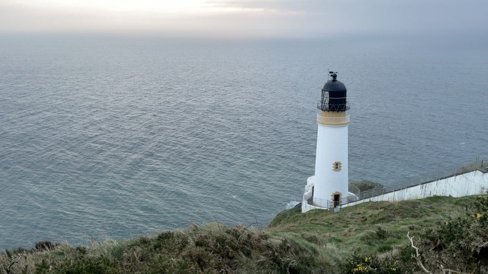 Contractor appointed to drill for gas in Manx waters, firm says - BBC News