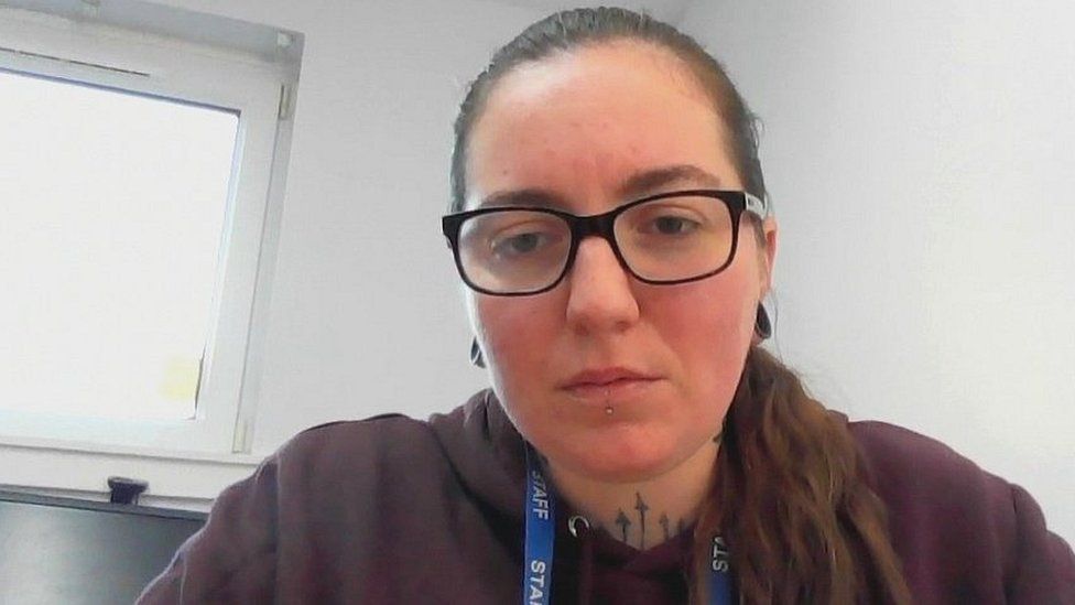 Grieving family's vaccine plea after 27-year-old's Covid death - BBC News