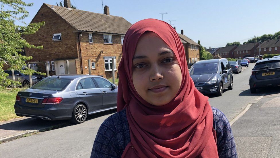 Woman, 90, found dead in Luton house fire - BBC News