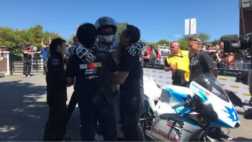 Isle of Man TT 2018: Team Mugen's Michael Rutter scores sixth victory ...