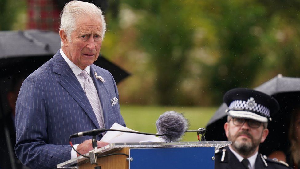 Michael Fawcett: Charles' former aide steps down over honour claims ...