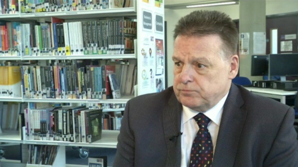 Hadlow College could be put into educational administration - BBC News