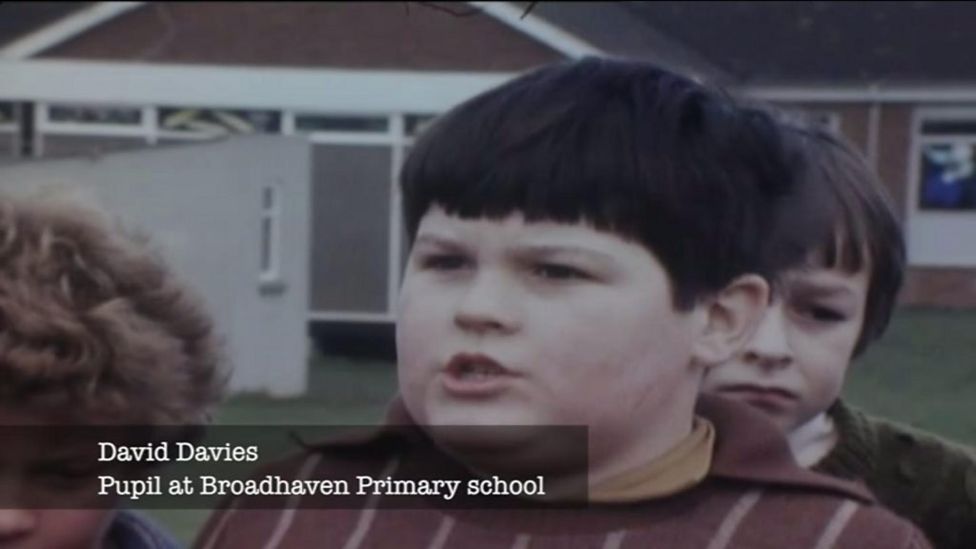 Broad Haven UFO sightings marked 40 years on - BBC News
