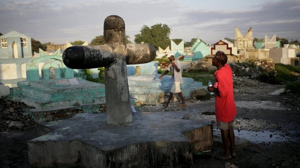 In pictures: Haiti celebrates Day of the Dead - BBC News