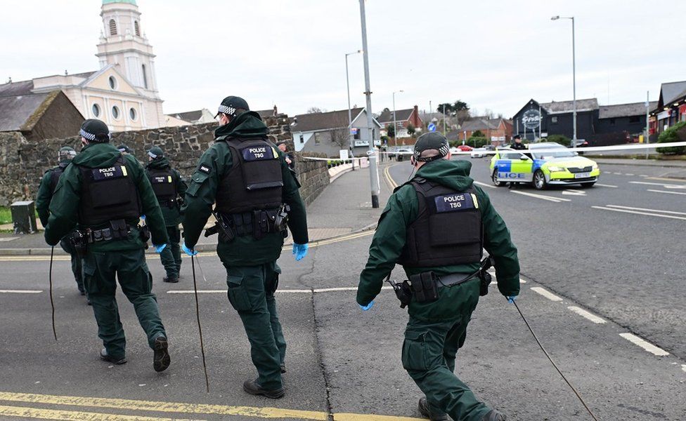 Whiteabbey assault: Three men released on bail - BBC News