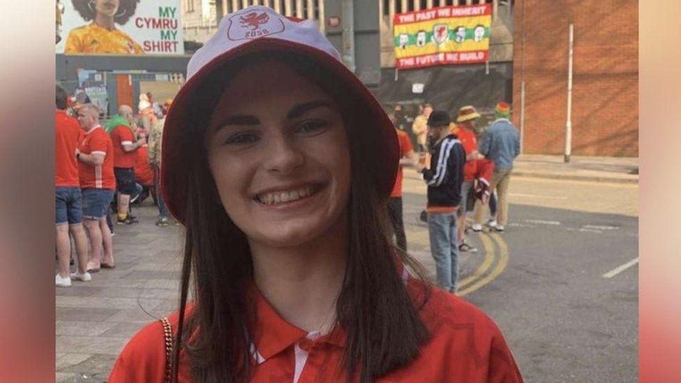 Cymru'n mynd benben â Gwlad Pwyl am le yn Euro 2024 - BBC Cymru Fyw