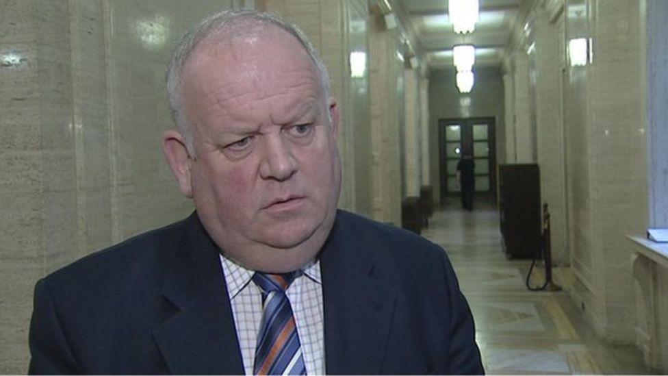 Jimmy Spratt: Tributes paid to late ex-DUP MLA - BBC News