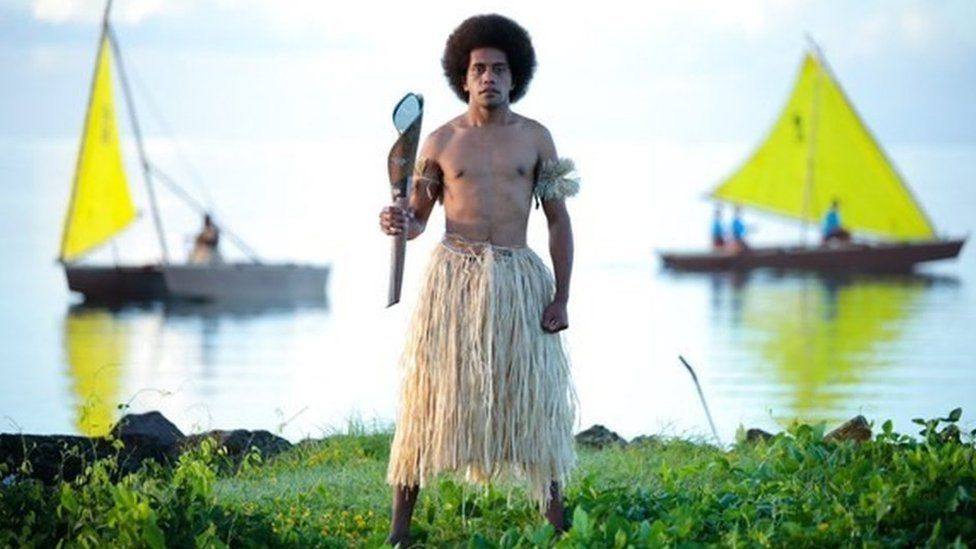 Commonwealth Games baton relay reaches halfway mark - BBC News